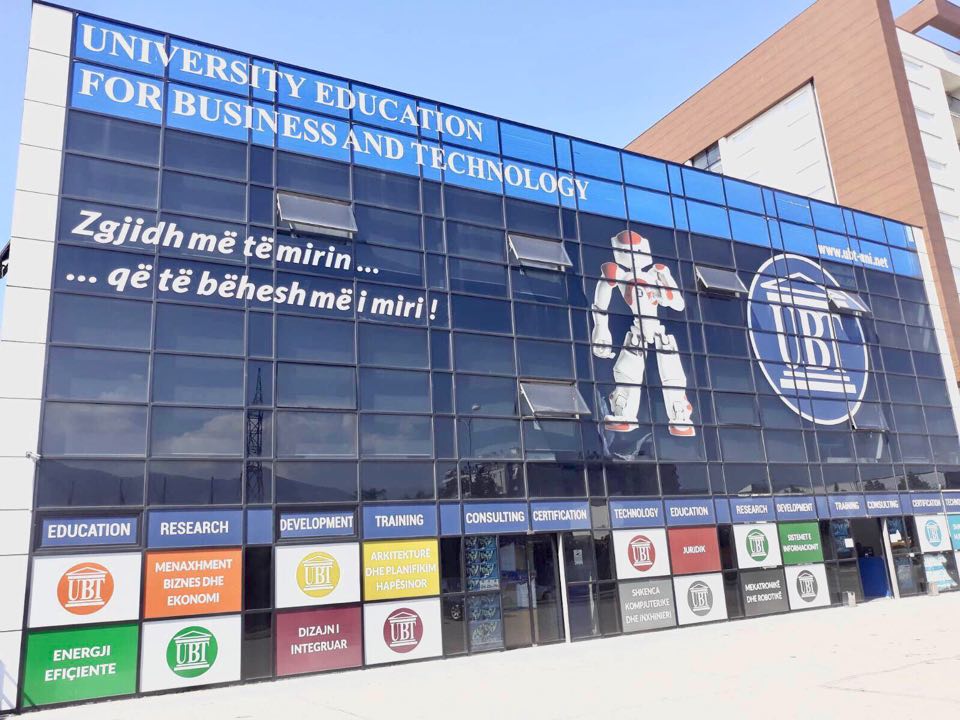 Në kampusin inovativ të UBT-së në Prizren, interesim i madh i të rinjve ...